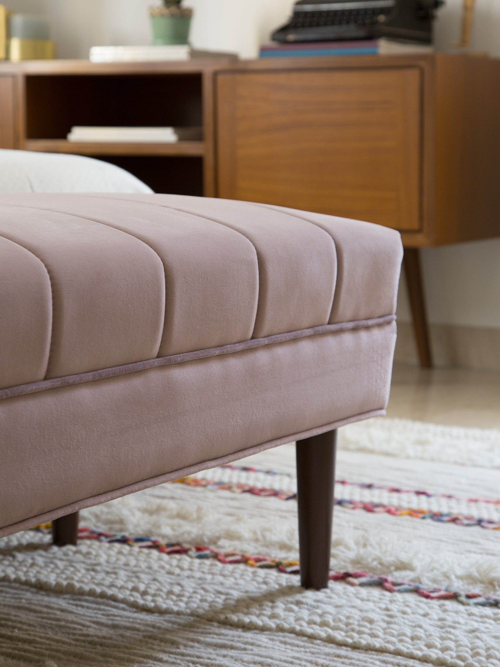 Victoria Bench - Pink Velvet– N SQUARE STUDIO