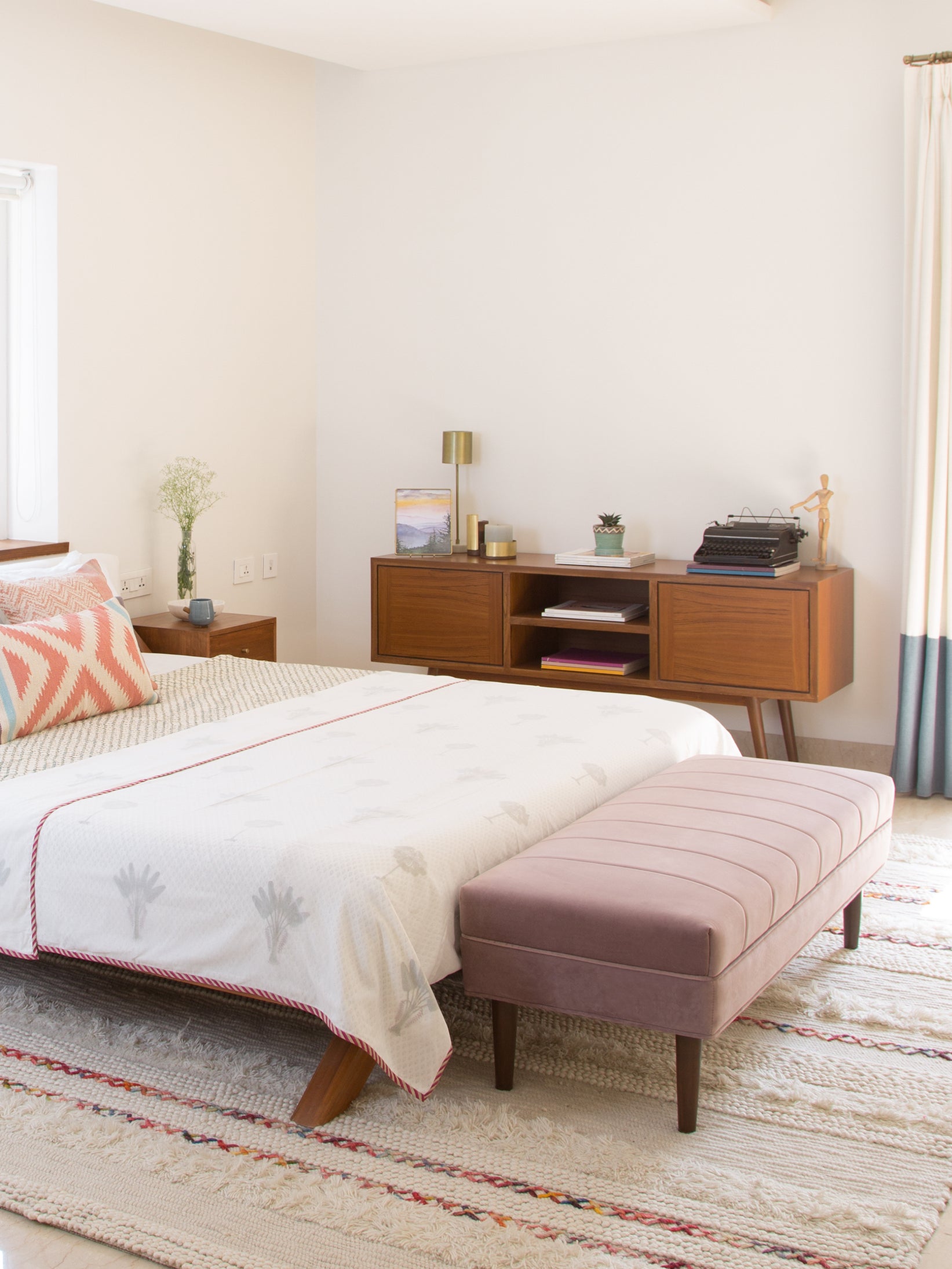 Victoria Bench - Pink Velvet– N SQUARE STUDIO